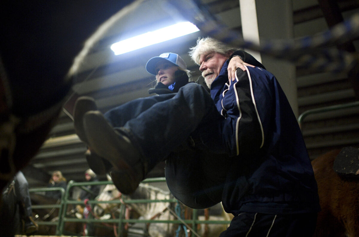 Barrel racer Amberley Snyder overcomes paralysis to earn pro card ...